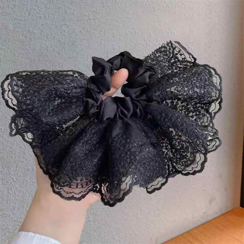・カテゴリ: ポニーテールヘアゴム・カラー展開: ベージュ、ブラック・デザイン: スカート風・スタイル: 上品・伸縮性: 高弾力・スタイル分類: ファッション通勤
