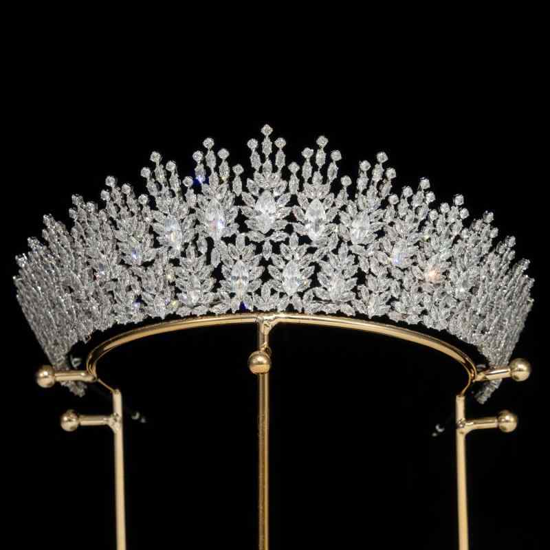 ・カテゴリ: 頭飾・スタイル: 欧米・主な素材: 金属・形状: 皇冠・加工方法: 電鍍・クリスタル種類: 真锆・対象: 女性・カラー展開: シルバー、ゴールド、ローズゴールド