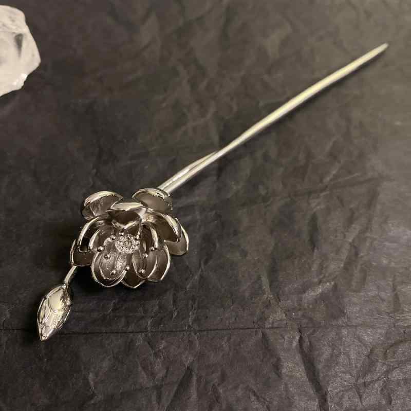 ・カテゴリ: 頭飾・スタイル: レトロ・主な素材: 合金・モチーフ: 花・加工: メッキ・カラー展開: 銀色