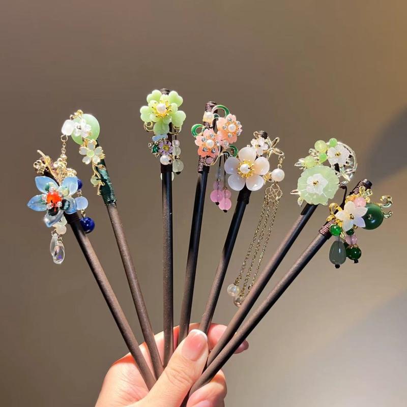 ・カテゴリ: 頭飾・スタイル: 新中式・主な素材: 木・デザイン: 花・加工: 手作り
