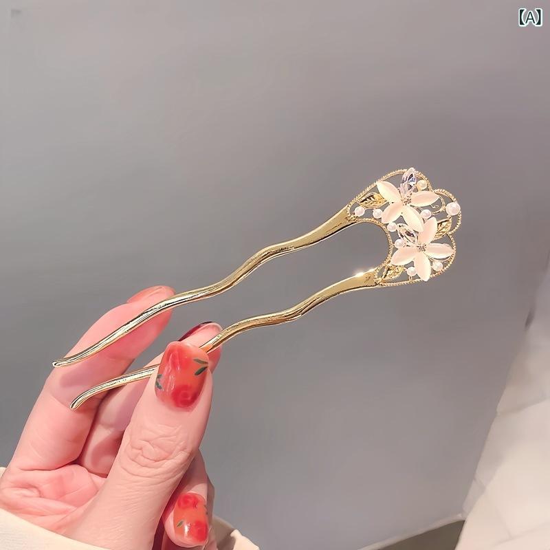 ・カテゴリ: ヘアアクセサリー・スタイル: シンプル・主な素材: 金属・形状: U字・加工: メッキ・柄: パールフラワー