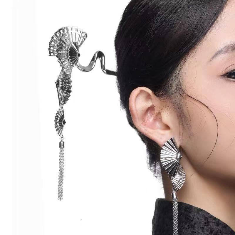 ・カテゴリ: ヘアアクセサリー・スタイル: エスニック・形状: ハート形・素材: 金属・流行要素: チューリップ