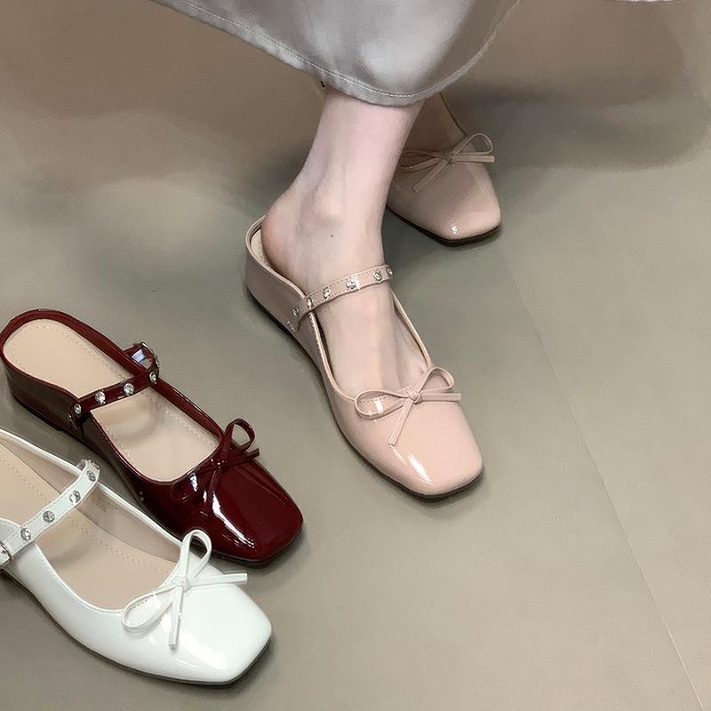 ・カラー展開: ヌード、ワインレッド・サイズ展開: 35、36、37、38、39、40・アッパー素材: 合成皮革・カテゴリ: トゥキャップ・トゥ形状: スクエア・ソール素材: ゴム・ライニング素材: 合成皮革・対象: 成人