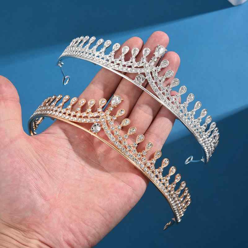 ・カテゴリ: ヘッドアクセサリー・スタイル: 欧米・素材: 合金・タイプ: 女性用・形状: クラウン・装飾: クリスタル・カラー展開: シルバー、ローズゴールド、KCゴールド