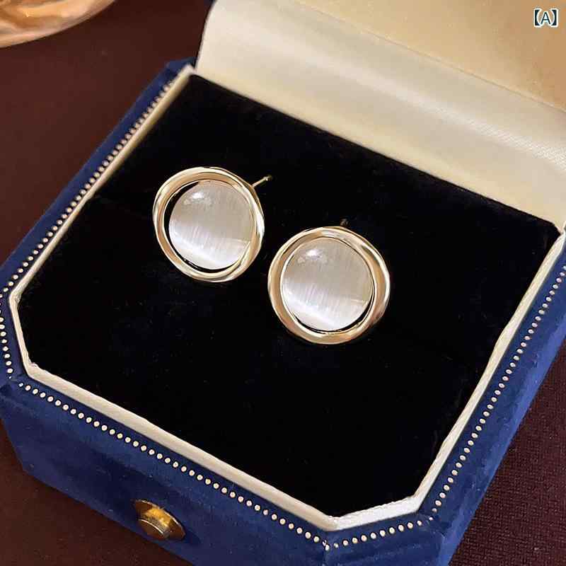 ・カテゴリ: 耳飾りりり・素材: 合金・加工技術: 業・カラー展開: ホワイトキャッツアイ、ゴールド、滴油ゴールド、パールゴールド、金縁パール、ホワイトラインストーンパール・スタイル: フレッシュ、スウィート・対象: レディース