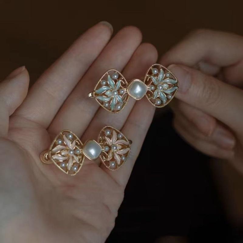 ・カテゴリ: ヘアアクセサリー・種類: ダックビルクリップ・素材: 合金・加工: ハンドメイド・スタイル: レトロ・デザイン: ライン、幾何・カラー: 水蓮色、荷粉色・対象: 女性