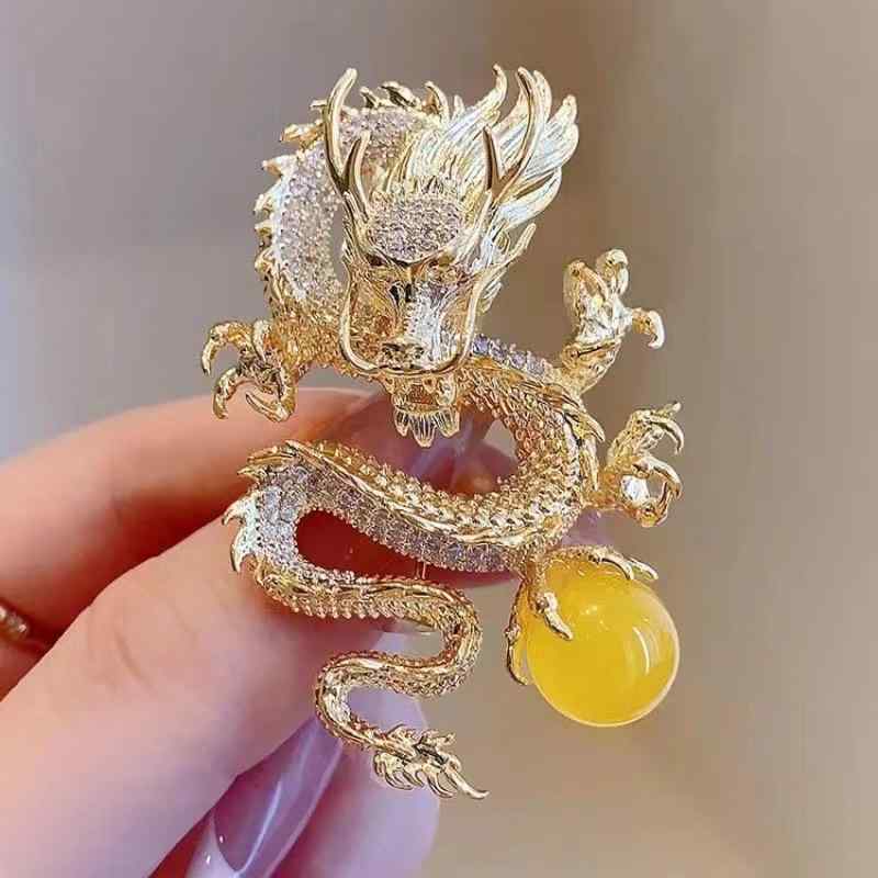 ・種類: 胸針・素材: 銅・対象: 男女・デザイン: 生肖・仕上げ: 電鍍・カラー: 金色、銀色・機能: 装飾・スタイル: 軽奢・スタイル分類: ファッション通勤