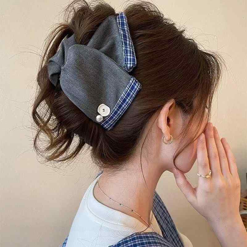 ・カテゴリ: ヘアアクセサリー・スタイル: シンプル・スタイル分類: ファッション通勤・素材: 模造パール・加工方法: 手作業・タイプ: 掴みクリップ・対象: 女性・デザイン要素: 三角形・カラー展開: グレー、ダークデニム、ライトデニム、...
