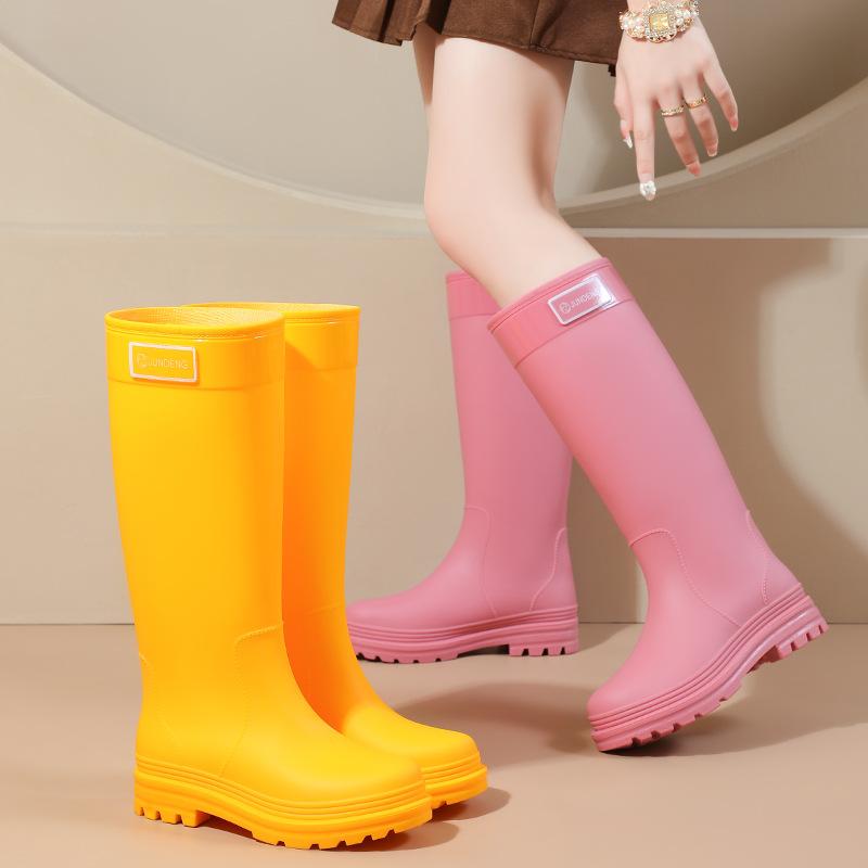 ・カテゴリ: 雨靴・性別: 女性・スタイル: アウトドア・筒丈: 高筒・厚み: 加厚・柄: 無地・素材: PVC・カラー展開: マンゴーイエロー、カーキブラウン、赤、ブラック、ピンク・サイズ展開: 35-36、37-38、39-40、41-...