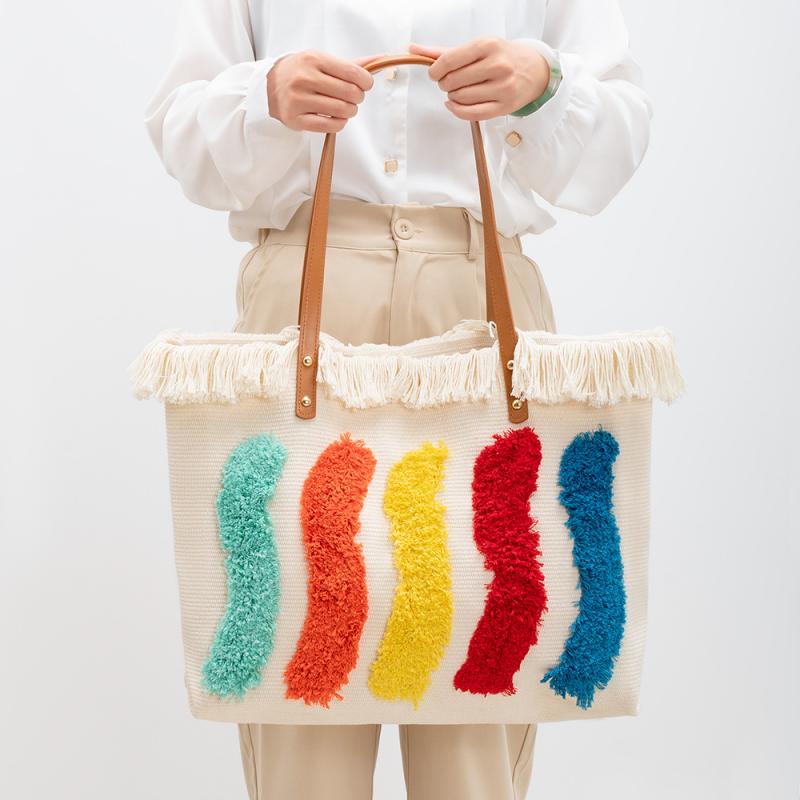 ・カテゴリ: トートバッグ・主な素材: ポリエステル・サイズ感: 大・装飾: 刺繍・裏地: ポリコットン・形状: 横型方形・開閉方式: 磁扣・硬度: 中偏軟・ショルダーストラップ: 2本・サイズ: 50×10×32cm・スタイル: トレンド...