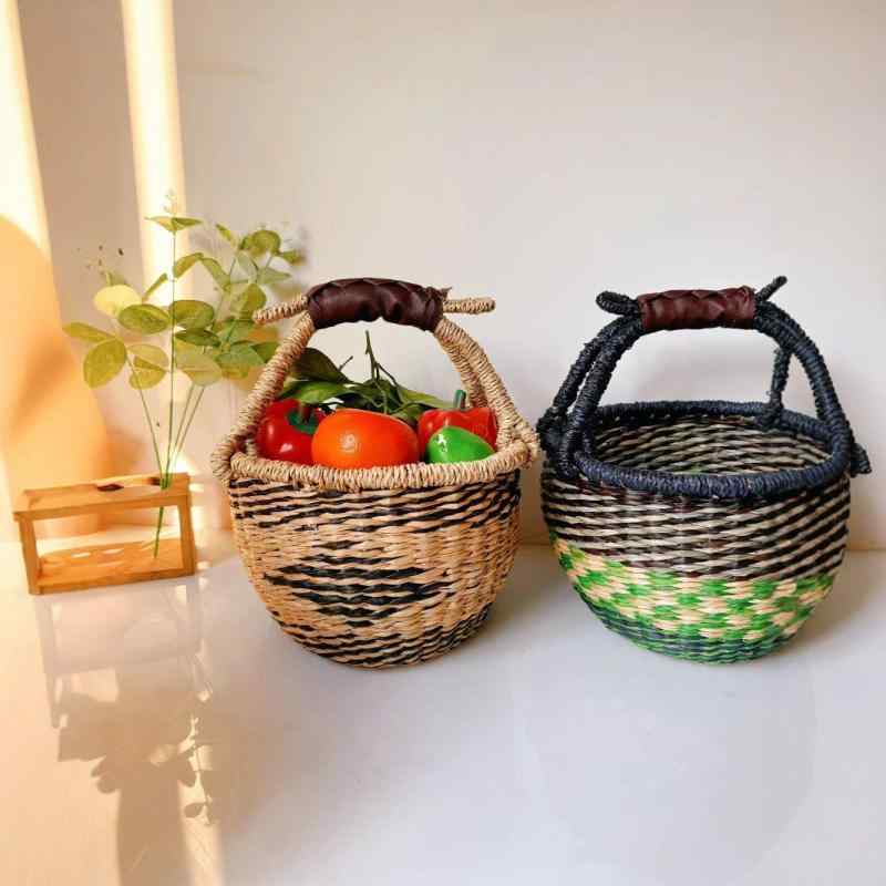 ・カテゴリ: 買い物かご・スタイル: 田園風・主な素材: 柳編・カラー展開: ブラウン、ブラウングリーン、グリーンピンク、ブラウンブラック・サイズ展開: 直径25×高27cm、直径25×高30cm、直径24×高28cm