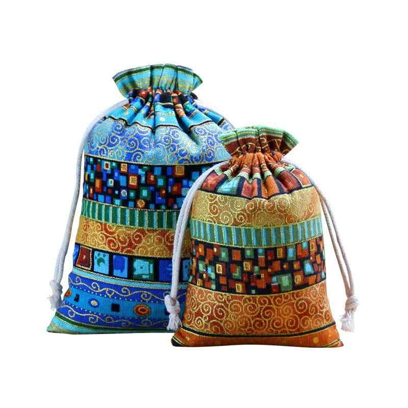 ・スタイル: 巾着袋・用途: アクセサリーバッグ・印刷方法: 熱転写・底面側面: あり・重量: 8g・サイズ展開: 7×9、10×14、13×18・カラー展開: 黄、赤、緑、青