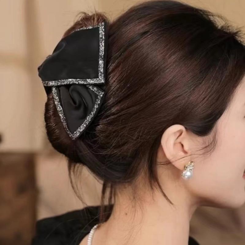 ・主な素材: 混合素材・タイプ: ヘアクリップ・加工技術: 手作り・カラー展開: 1#ラインストーンフリンジリボンヘアクリップ、2#パールリボンヘアクリップ、3#ブラックリボンヘアクリップ・デザイン: リボン・スタイル: ファッション、通勤...