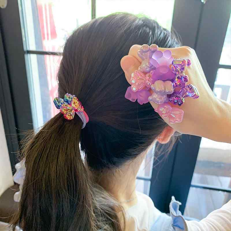 ・スタイル: 韓国風・ヘアアクセサリーの種類: 髪飾り・デザイン: クマ・セット内容: 8点セット・主な素材: ナイロン・カラー展開: ローズレッド、イエロー、グリーン、ピンク、ブルー、パープル・柄: クマ・対象: 子ども・対象年齢: 3歳...