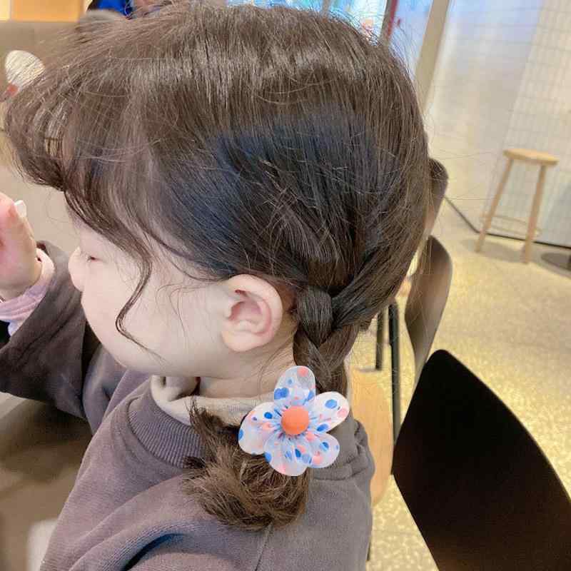 ・カテゴリ: ヘアアクセサリー・スタイル: キュート、フェミニン・対象: キッズ（0-10歳）・デザイン: フラワー・素材: チュール・セット内容: 10点セット・カラー展開: ミックス、ピンク、パープル、グリーン、イエロー、ブルー