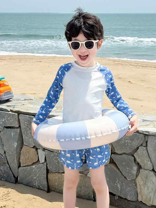 ・カテゴリ: 水着・対象年齢: 3-10歳・対象性別: 男性・柄: 韓国風、高弾性・素材: ポリエステル・裏地: ポリエステル・重量: 約250g・対応シーン: 水泳、水遊び・カラー展開: キャップ付き・サイズ展開: 90、100、110、...