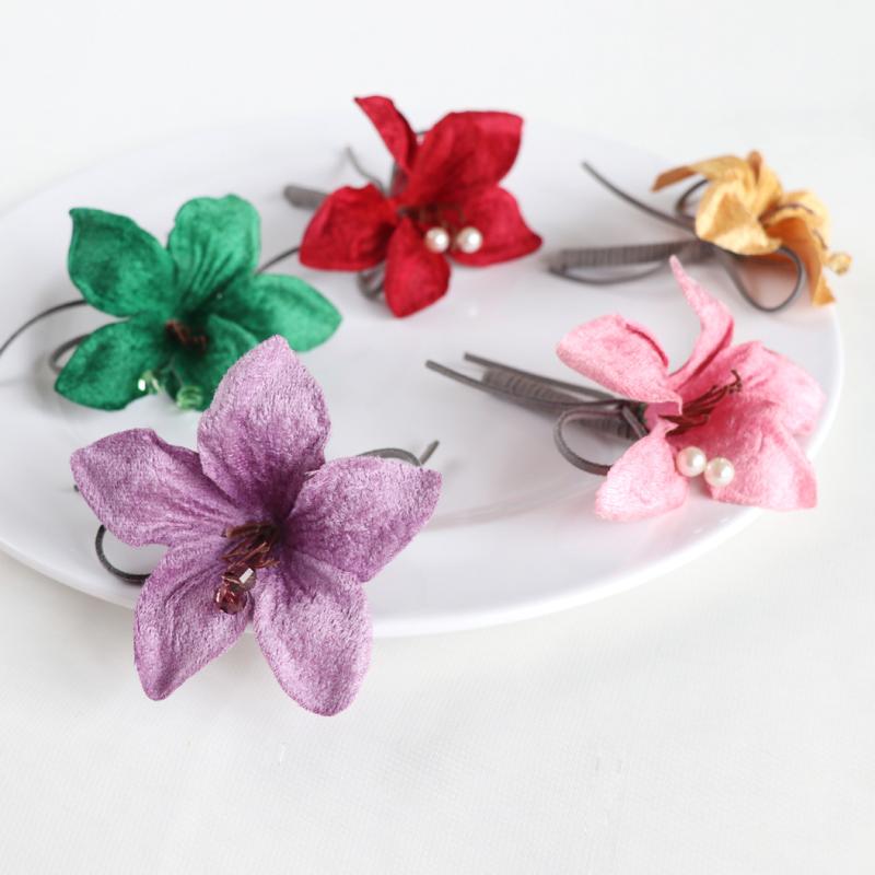 ・カテゴリ: 絹花・工芸: 手工制作・使用用途: 婚礼・カラー展開: ジンジャーイエロー、ピーチピンク、ライラックパープル、チェリーレッド、ピーコックグリーン・サイズ: 9.5x11cm・スタイル: 欧風・ギフト対象: 後輩、恋人、夫婦、同...