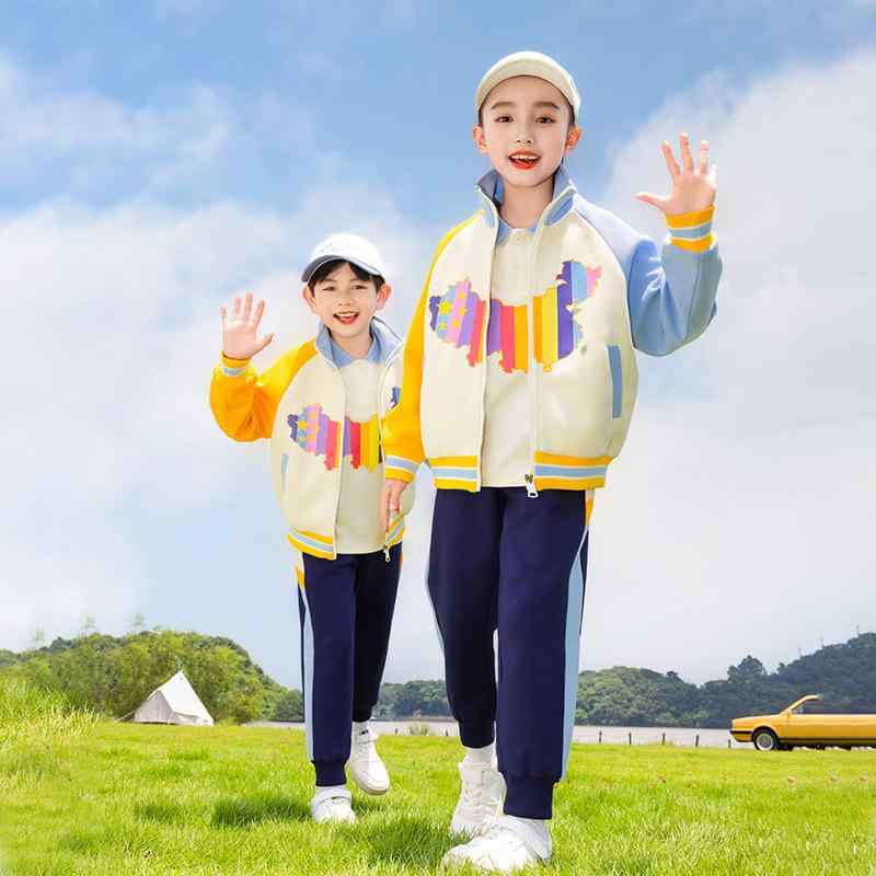 ・カテゴリ: 校服・制服・スタイル: スポーツ・対象年齢: 8歳以上、身長140cm以上・対象性別: 男女共用・開閉仕様: ファスナー・生地加工: 柔軟加工・主な素材: 綿・素材割合: 綿 70%・安全基準: B類・フード: なし・セット内...