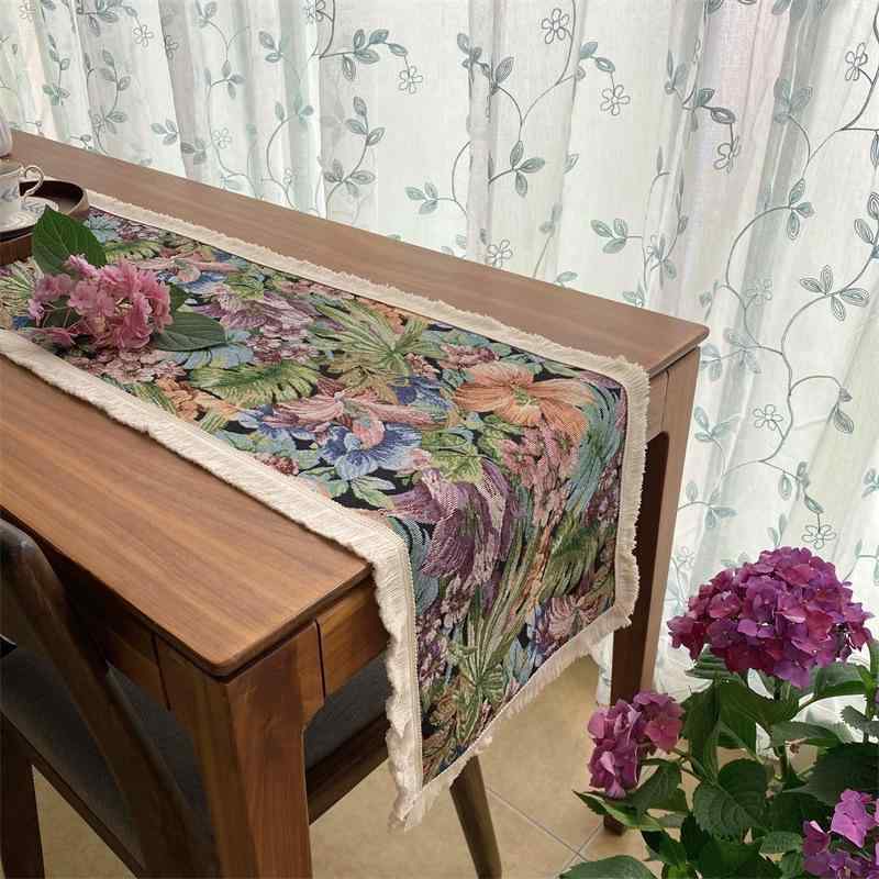 ・カテゴリ: テーブルランナー・素材: 混紡（ポリエステル 60%、綿 40%）・柄: 植物、花柄・カラー展開: 北欧風グリーン、モネの庭、田園風チューリップ、油絵風グリーン、油絵風バイオレット、アメリカンカントリーバタフライ、アメリカンタ...