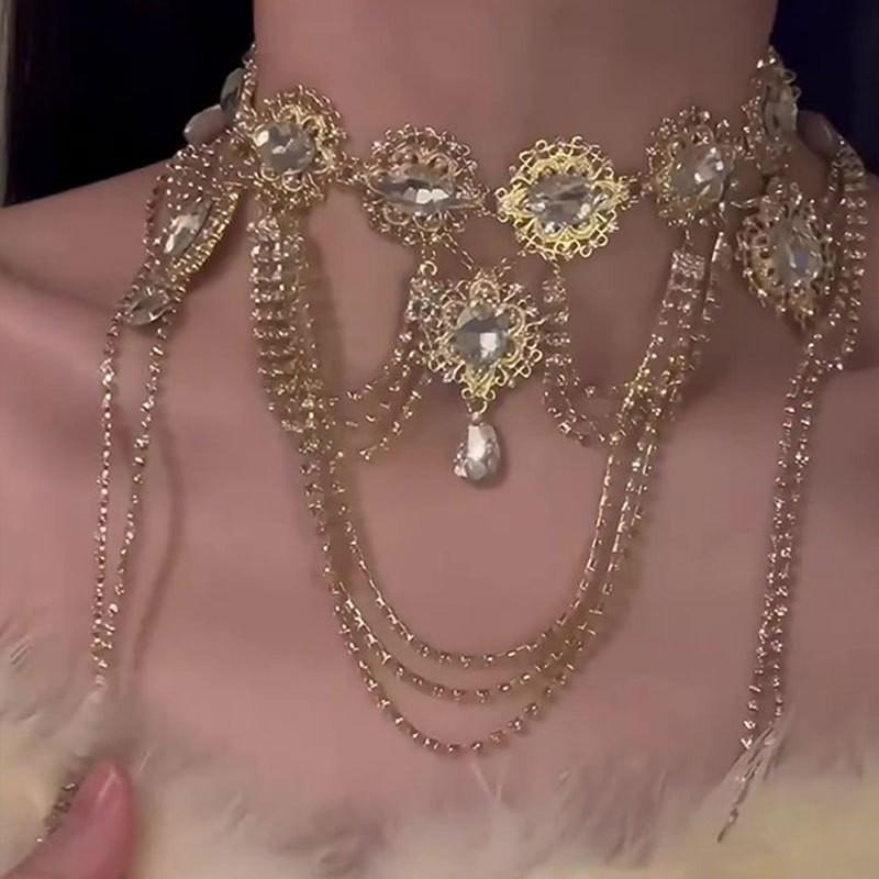 ・カテゴリ: ネックアクセサリー・素材: 合金・処理技術: ラインストーン埋め込み・デザイン: ジオメトリック・チェーンの種類: チョーカー（デコルテチェーン）・多層デザイン: あり・ペンダント素材: 合金・長さ: 約31cm〜40cm・カ...