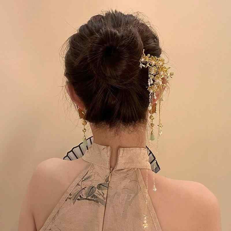 ・カテゴリ: ヘアアクセサリー・素材: 合金・スタイル: 新中式風・モチーフ: 花・加工技術: 電気メッキ・デザイン: 金色梅花フリンジU字かんざし・カラー: ゴールド