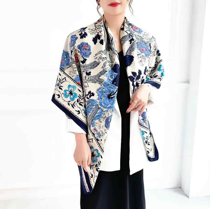 ・カテゴリ: 大判スカーフ・対象性別: 女性・織り方: 横編み・加工方法: プリント・デザイン特徴: クロシェ・機能: 装飾・柄: 植物、花柄・スタイル: 万能、コーディネートしやすい・カラー展開: グレー、ネイビー・形状: 正方形・サイズ...