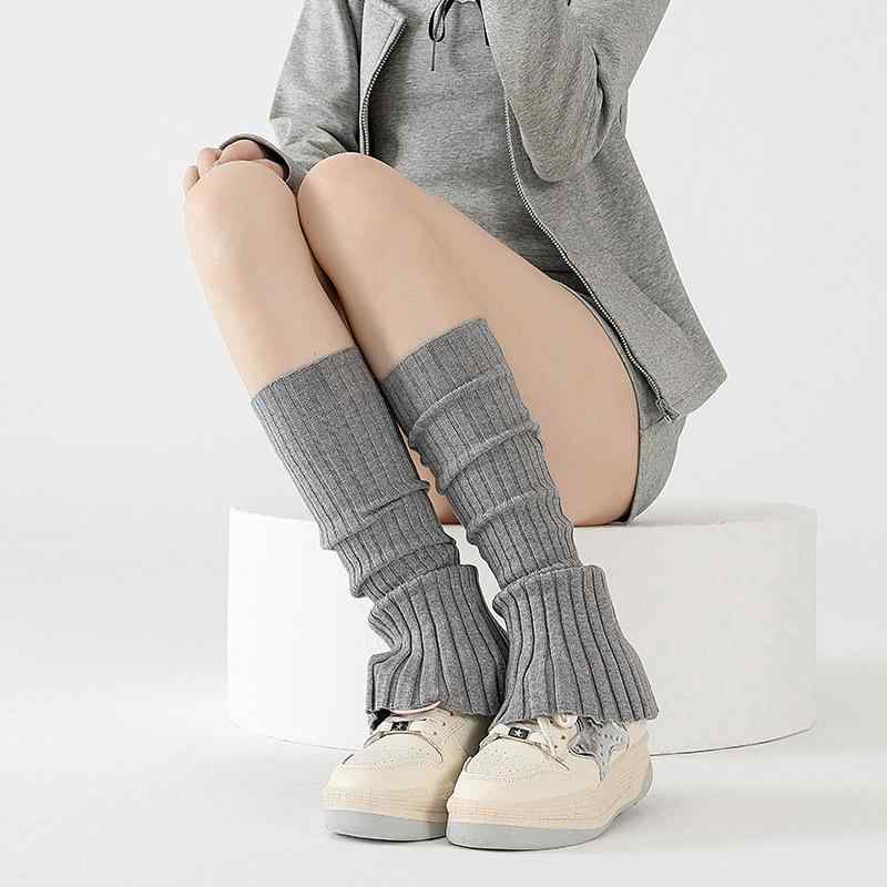 ・カテゴリ: 袜套・主な素材: レーヨン 45%・機能: 吸汗、防摩擦・スタイル: シンプル・柄: ボーダー・性別タイプ: レディース・対象年齢: 18-40歳・レッグ丈: ハイソックス・カラー展開: ホワイト、グレー、ブラック・サイズ展開...