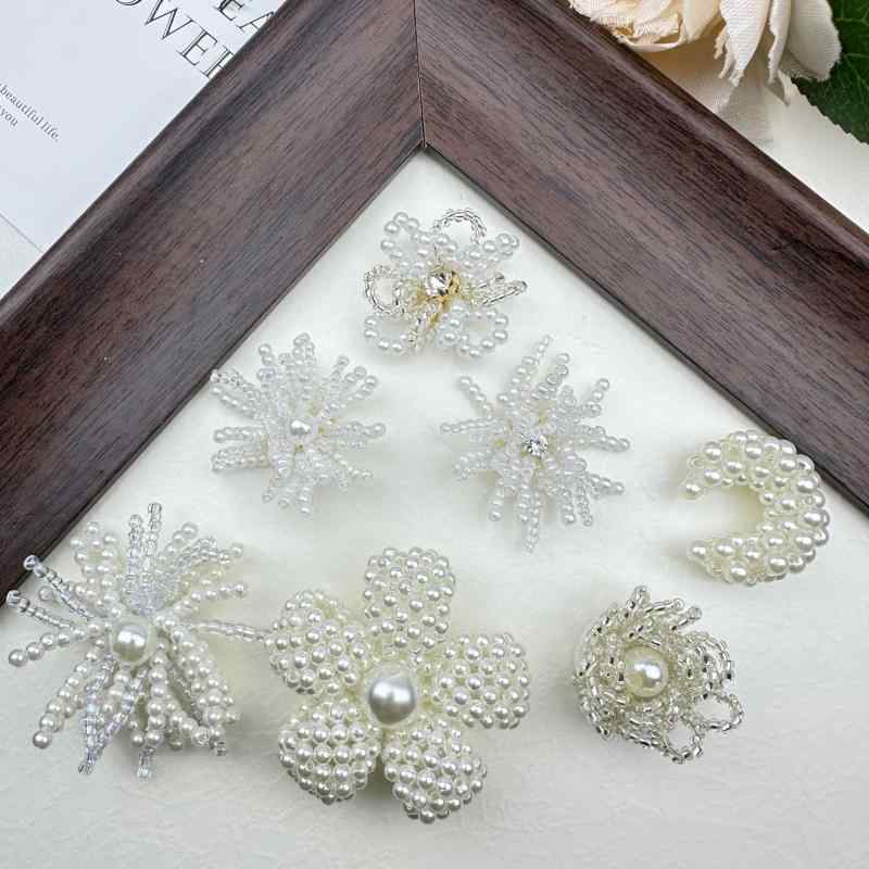 ・カテゴリ: アクセサリー・加工方法: ハンドメイド・主な素材: プラスチック、樹脂・カラー展開: 大五花、フラワーパール、フラワードリル、ムーン、花火パール・モチーフ: フラワー