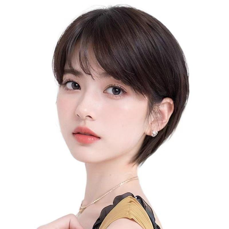 ・髪質素材: 人工毛・ウィッグスタイル: ショートストレート、オン眉・ウィッグ長さ: ショート・対象: ユニセックス・スタイル: 芸能人風・対応肌色: すべての肌色・対応顔型: すべての顔型・アイロン・染髪: 不可・効果: ボリュームアップ...