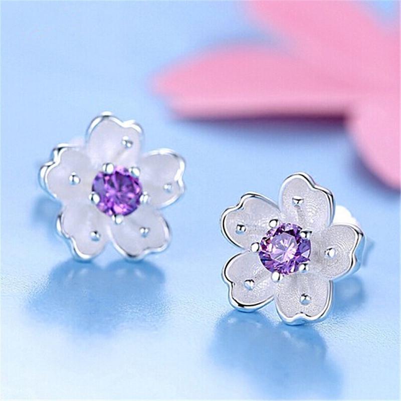 ・カテゴリ: 耳飾・デザイン: 花・加工技術: ラインストーン埋め込み・カラー展開: パープル【シルバー】, ピンク【シルバー】, ホワイト【シルバー】・流行要素: 満天星・スタイル: インフルエンサー風・スタイル分類: 個性的トレンド・対...