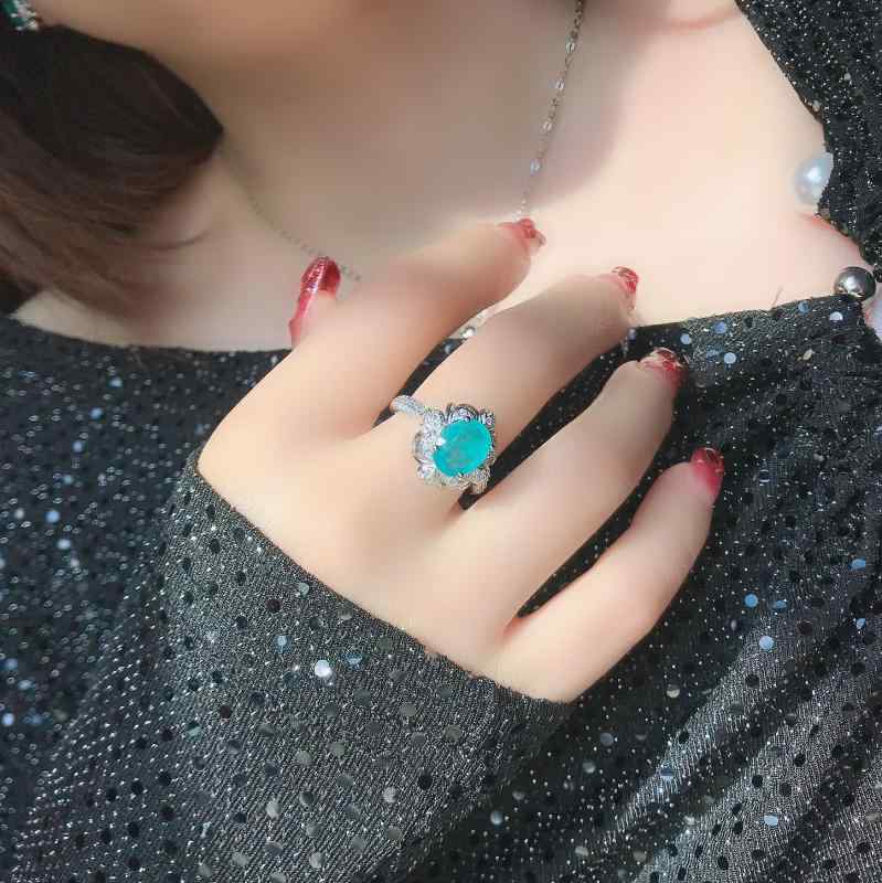 ・素材: 銅・セット内容: 指輪、耳飾り、ペンダントトップ・カラー展開: ライトブルー（プラチナ仕上げ）・スタイル: トレンドスタイル・デザイン: オーバル、幾何学・カテゴリ: ジュエリーセット・対象: レディース