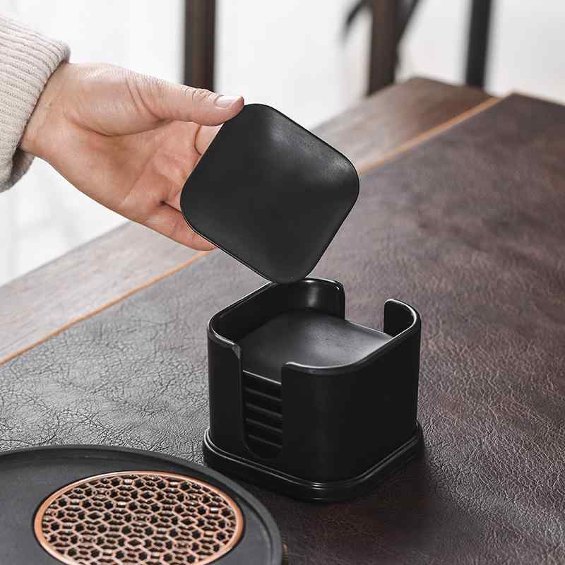 ・カテゴリ: コースター（コースター）・素材: プラスチック（フェノール樹脂）・スタイル: 新中華風・カラー展開: レッド（丸型・角型）、ブラック（丸型・角型・蓮型）