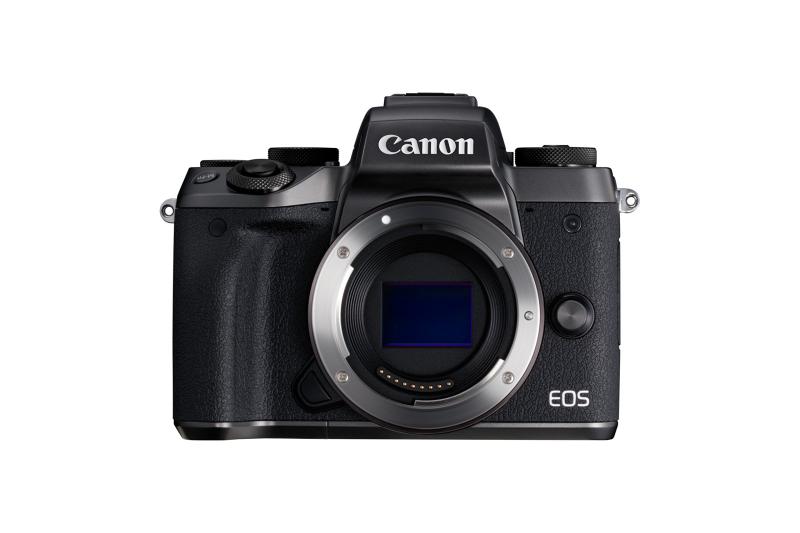Canon ミラーレス一眼カメラ EOS M5 ボディー EOSM5-BODY撮像素子:CMOSセンサー(デュアルピクセル CMOS AF 対応)ファインダー:方式/カラー電子ビューファインダー、画面サイズ/0.39型、画素数/約236万ド...