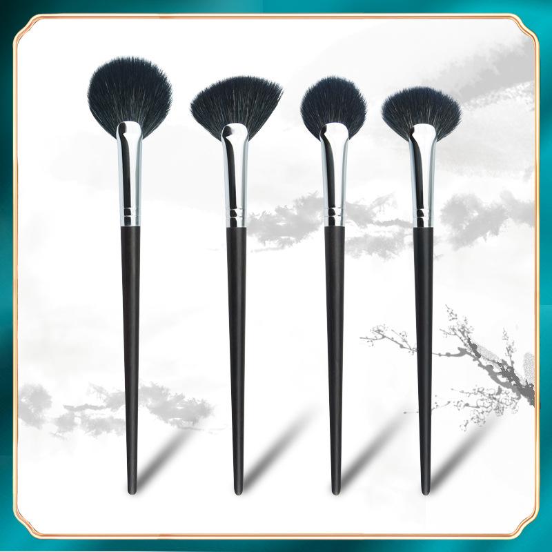 2メイクブラシ 扇形 フェイスブラシ ハイライトブラシ 余粉払い チークブラシ 羊毛 動物毛 手作り・カテゴリ: 化粧ブラシ,蜜粉刷・ブラシ本数: 4本・ブラシ素材: 細光鋒羊毛・ブラシ柄素材: 木柄・ブラシ柄仕様: 長杆・カラー: JF3...