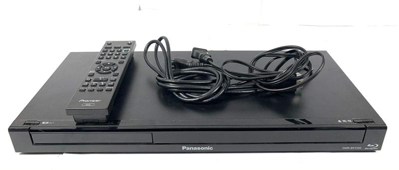 パナソニック 500GB 1チューナー ブルーレイレコーダー ブラック DIGA DMR-BRT250-Kメーカー型番 : DMR-BRT250-K外形寸法 : 高さ4.15×幅43.0×奥行18.9cm(突起部含まず)質量 : 約1.8k...