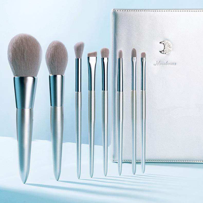 メイクブラシ セット 8本 シルバー 雪の結晶 コスメツール 携帯用 フェイスブラシ アイシャドウブラシ チークブラシ・カテゴリ: 化粧ブラシセット・ブラシ数: 8本・ブラシ素材: 人造繊維・ブラシケース: ボックス・ブラシ柄素材: 木・ブ...