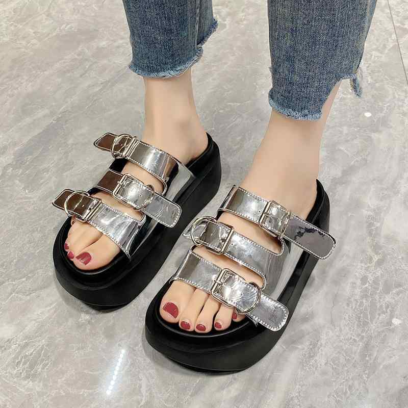 サンダル レディース 厚底 小柄 普段使い リゾート カジュアル 涼しい クッション性 歩きやすい コンフォート 春夏・カラー: ブラック, シルバー・サイズ: 35, 36, 37, 38, 39, 40・靴の素材: PU・製品カテゴリ:...