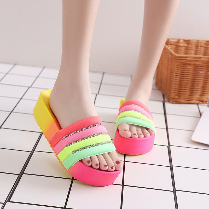 サンダル レディース ビーチサンダル 厚底 欧美風 カジュアル 切り替え ビジュー フラットソール 歩きやすい 普段使い