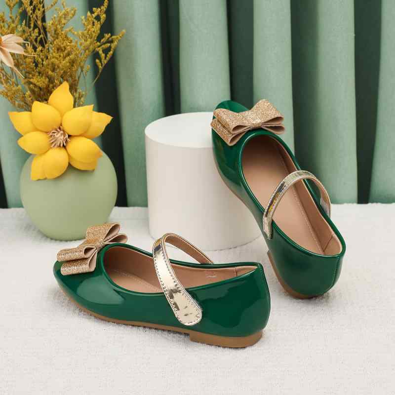 靴 キッズ 女の子 フォーマル シューズ プリンセス シューズ ソフト底 学生靴 発表会 春秋 子供靴・製品カテゴリ: 薄底板鞋・適用対象: 女の子・靴底素材: ゴム・靴の高さ: ローカット・ブーツの高さ: ショート・履き方: スリッポン・...