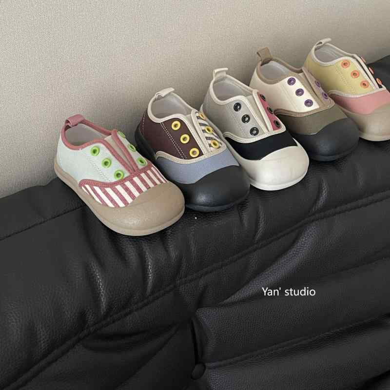 スニーカー キッズ 子供 女の子 幼稚園 シューズ 布靴 柔らかい靴底 男の子 切り替え コンフォートシューズ スリップオン
