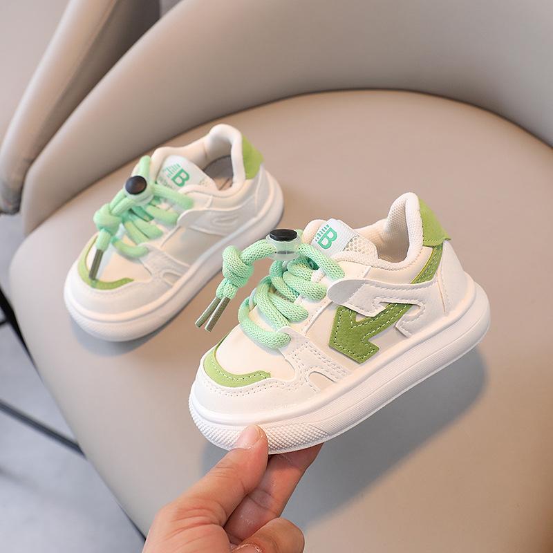 スニーカー キッズ 子供 皮革 ソフト底 春夏 男の子 女の子 運動靴 通学 普段使い かわいい[ "・カラー: グリーン.ピンク.ブラック", "・サイズ: 13cm.14.5cm.15cm.15.6cm.1...