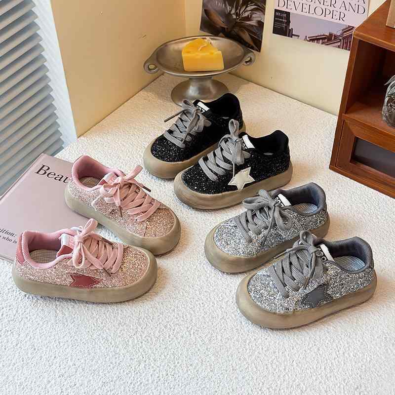 スニーカー キッズ 女の子 スター グリッター 軽量 運動靴 男の子 柔らかい靴底 歩きやすい 履きやすい かわいい カジュアル 春夏[ "・製品カテゴリ: 薄底板鞋", "・性別: 中性/男女兼用"...