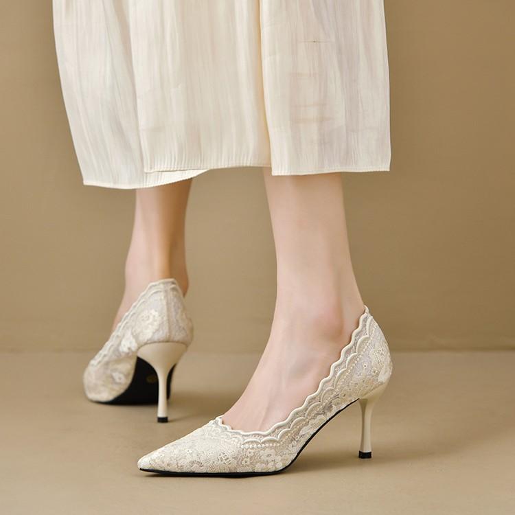 ウェディングシューズ レディース レース 刺繍 ハイヒール ピンヒール レッド 赤 結婚式 ブライダル 披露宴 パーティー 二次会 フォーマル かわいい・カラー: ブラック, 米白, レッド・サイズ: 35, 36, 37, 38, 39,...