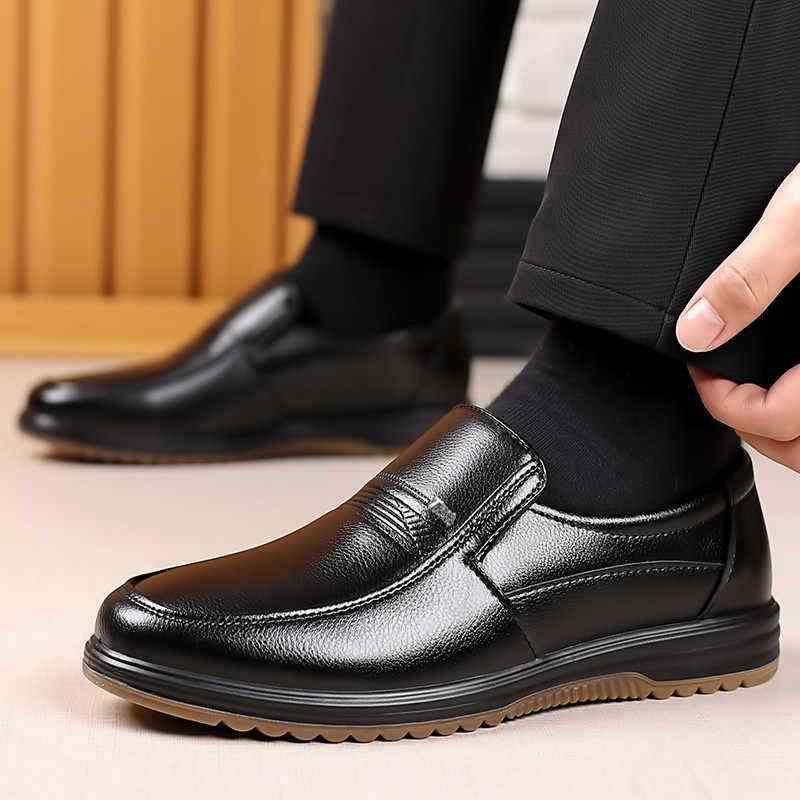 メンズ 真皮 レザーシューズ 牛革 紳士靴 カジュアルシューズ 男性用 サマーシューズ 快適 通気性 镂空 屈曲性 牛筋底 ブラック ブラウン