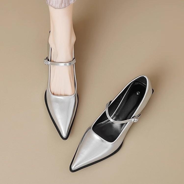 パンプス レディース 銀色 ポインテッドトゥ 太ヒール チャンキーヒール 春夏 法式 かわいい おしゃれ キレイめ お呼ばれ デート 二次会 パーティー 普段使い