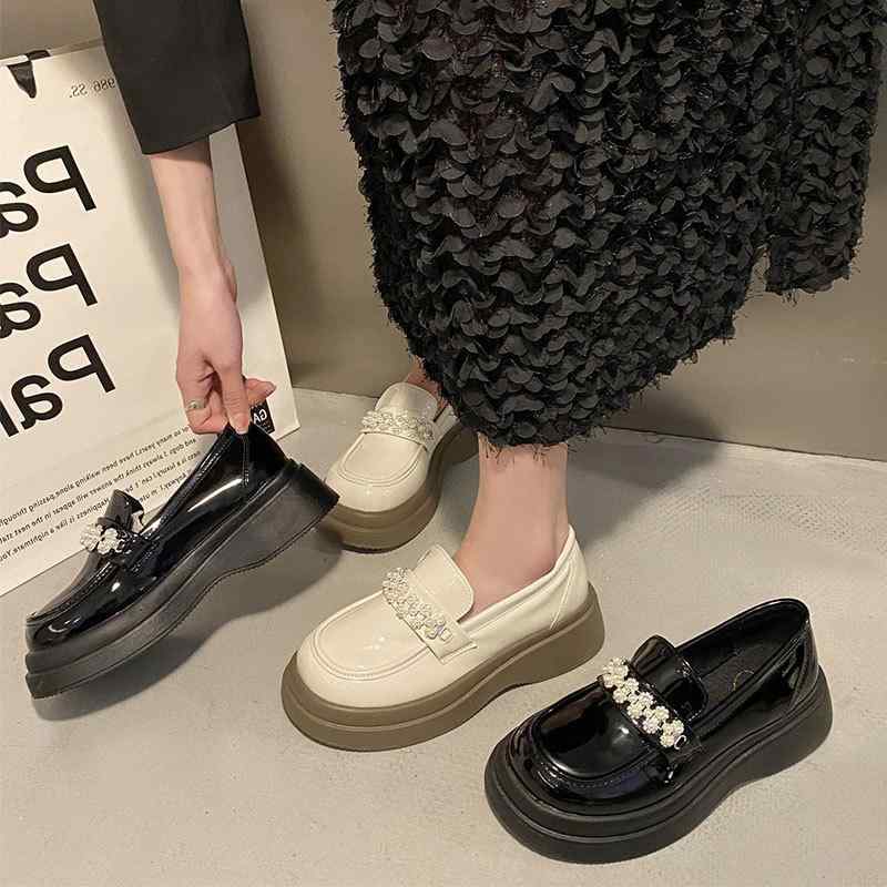 靴 レディース ローファー 春夏 フラットシューズ 厚底 婦人靴 かわいい 歩きやすい パール飾り付き ラウンドトゥ カジュアル 普段使い 旅行