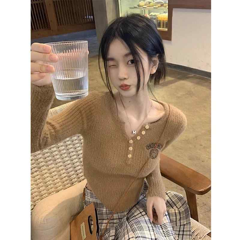 ニット レディース 秋冬 プルオーバー トップス インナー ショート丈 ガーリー フェミニン やわらか かわいい スリム 長袖 ニットソー セーター