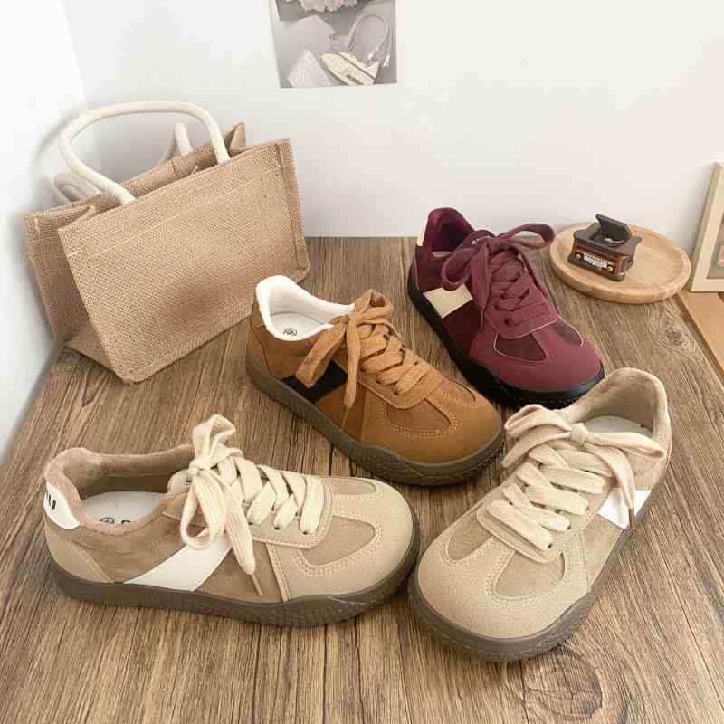 スニーカー レディース 防寒 保温 ボア フラットシューズ 秋冬 韓国風 レトロ ドイツ軍 トレーニングシューズ風・鞋面材质: 超纤・鞋底材质: 橡胶・适用性别: 女・鞋底工艺: 硫化鞋・穿着方式: 前系带・流行元素: 车缝线・功能: 増高...