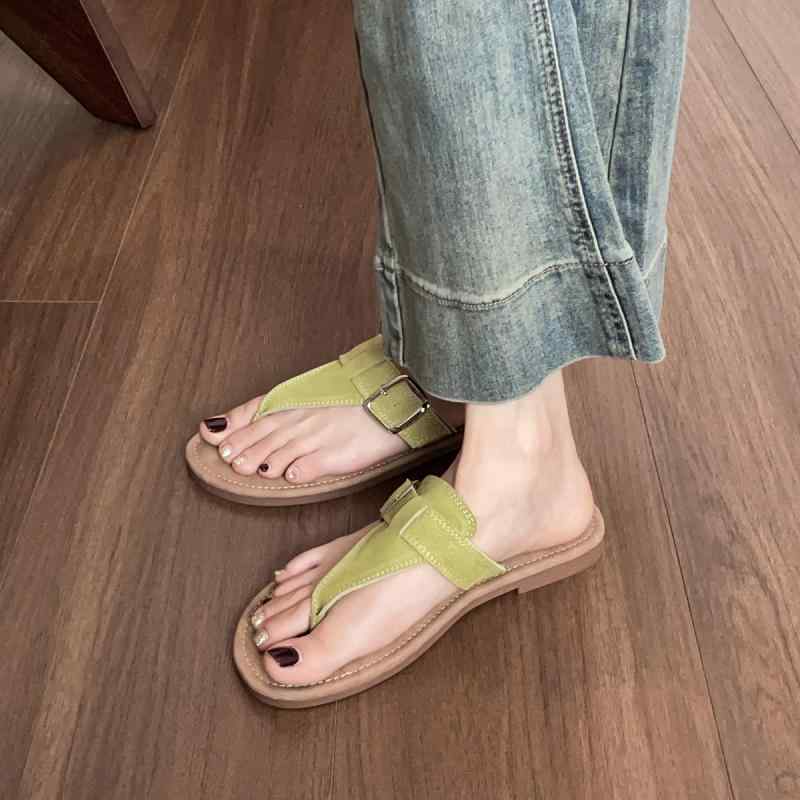 サンダル レディース 本革 ビーチサンダル フラットソール ぺたんこ トングサンダル 海 リゾート 普段使い かわいい 歩きやすい・カテゴリ: 人字型・対象年齢: 成年・スタイル: カジュアル・流行の要素: その他・甲材: 牛革・革の特性:...