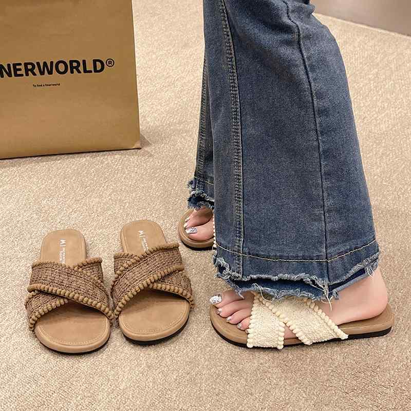 サンダル レディース ファッション 普段使い ビーチサンダル フラットサンダル ぺたんこ 履きやすい 歩きやすい かわいい クロスデザイン リゾート[ "・カテゴリ: サンダル", "・対象年齢: 成年&quo...